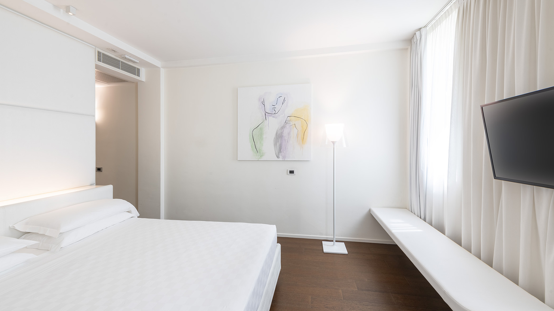 Modern and accessible Superior Room | MO.OM Hotel